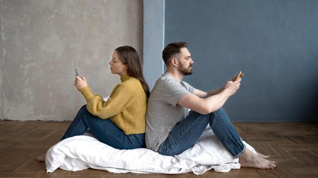 6 Zodiak Ini Dikenal Hobi Banget Ghosting, Cari Tahu Sebelum Dibuat Baper!