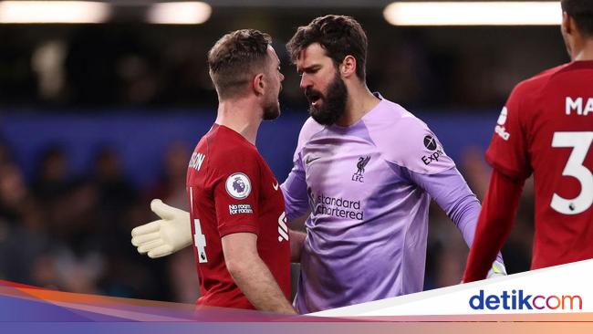 Alisson Buka Suara Soal Ribut-ribut dengan Henderson Alisson Buka Suara Soal Ribut-ribut dengan Henderson