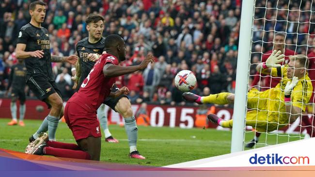 Andai Konate Sundul Bola ke Gawang Arsenal