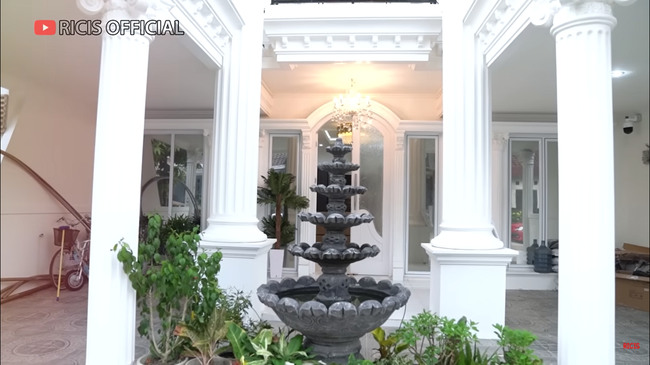 7 Potret Rumah Mewah dr Shindy Kakak Ria Ricis, Bernuansa Serba Putih ...