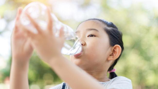 7 Minuman yang Baik untuk Rehidrasi Anak, Salah Satunya Infused Water