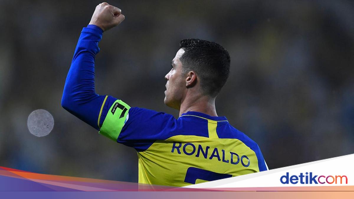 Detik-detik Cristiano Ronaldo Sujud Syukur