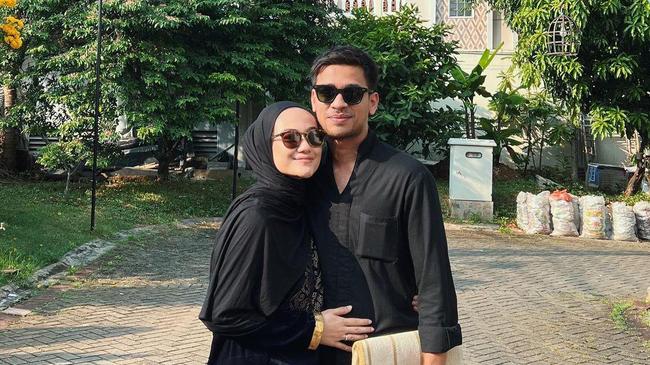 5 Potret Kehamilan Pertama Istri Aktor Wafda Saifan yang Berprofesi sebagai Dokter - Foto 1