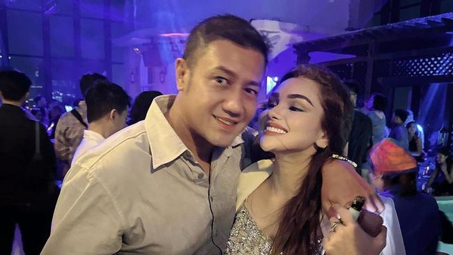 Terpopuler: Potret Teuku Rafly & Nurah yang Beda 18 Tahun