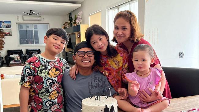 5 Potret Ulang Tahun ke-44 Wendy Cagur, Dapat Kejutan dari Istri dan ...