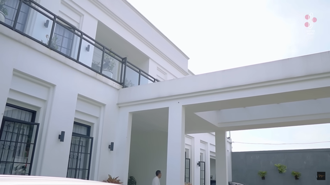 7 Potret Rumah Rossa di Sumedang, Tetap Mewah dan Elegan di Kampung ...