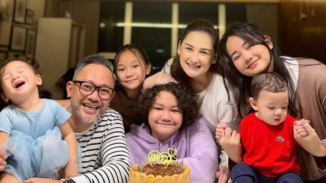 Cerita Mona Ratuliu Pernah Trauma Minum Susu, Kini Terapkan Cara Ini ...