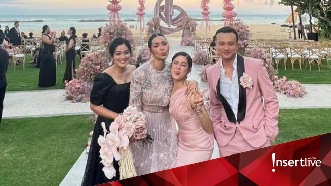 Hadiri Pernikahan Adinia Wirasti, Nicholas Saputra dan Dian Sastro ...