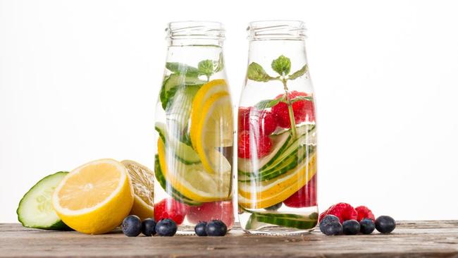 7 Resep Infused Water yang Bisa Kamu Coba di Rumah, Cocok Buat Minuman ...