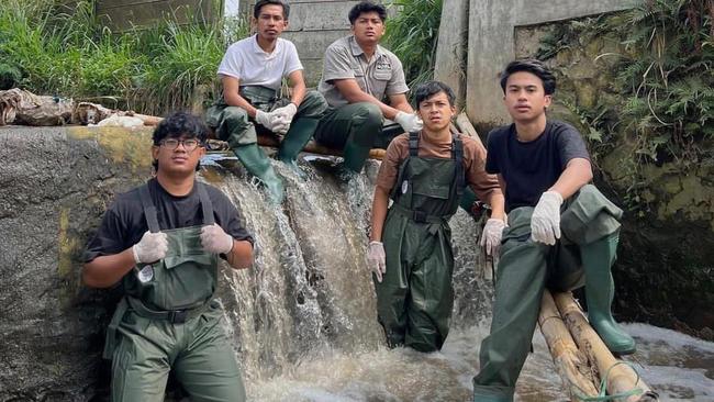 Mengenal Pandawara Group, Anak Muda Inspiratif yang Hobi Bersih-Bersih ...