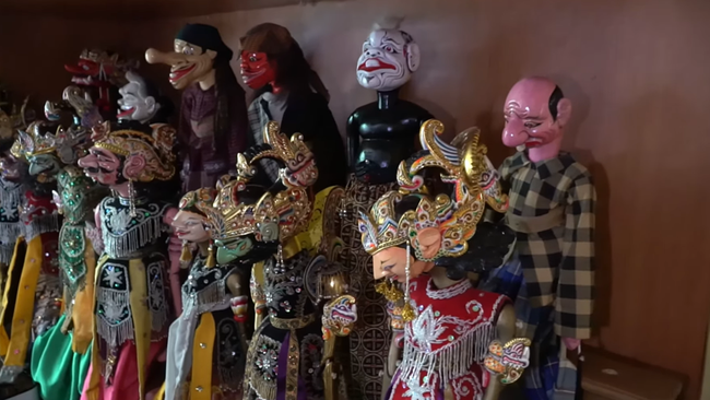 7 Potret Rumah Cakra Khan, Banyak Koleksi Wayang dan Ada Rumah Pohon ...