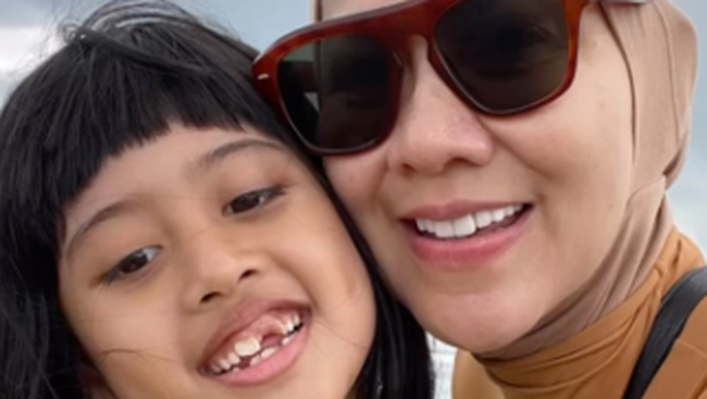 Haru, Vania Anak Angkat Venna Melinda Berjanji Temani Ibunda hingga Tua