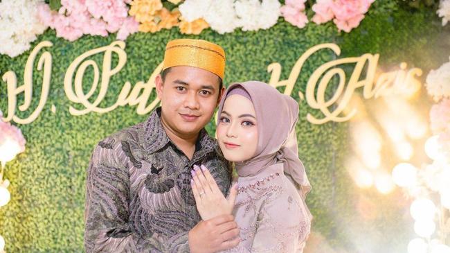 5 Potret Putri DA Dilamar dengan Uang Panai Rp2 M, Dulu Seiring Diejek Anak Tukang Becak - Foto 1