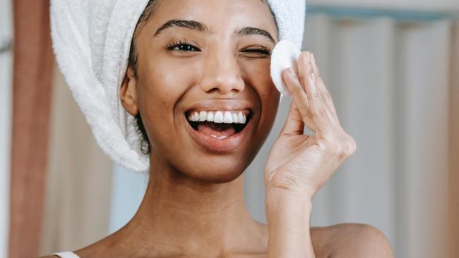 Ini Urutan Skincare Pagi Yang Tepat Biar Hasilnya Beneran Glowing