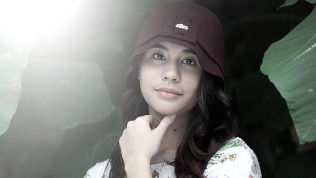 5 Potret Arla, Anak Perempuan Bucek Depp & Unique Priscilla yang Kini Sudah Dewasa - Foto 1