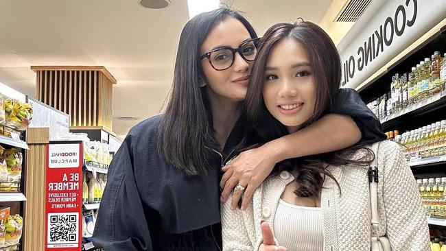 5 Potret Cantik Jasmine Abeng, Putri Ririn Ekawati yang Kuliah di Amerika Serikat - Foto 1