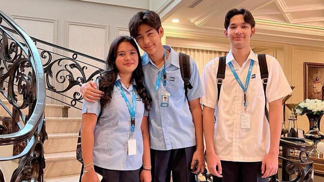 Momen Keakraban 3 Bersaudara Anak-anak Erin dan Andre Taulany, Intip Potretnya! - Foto 1