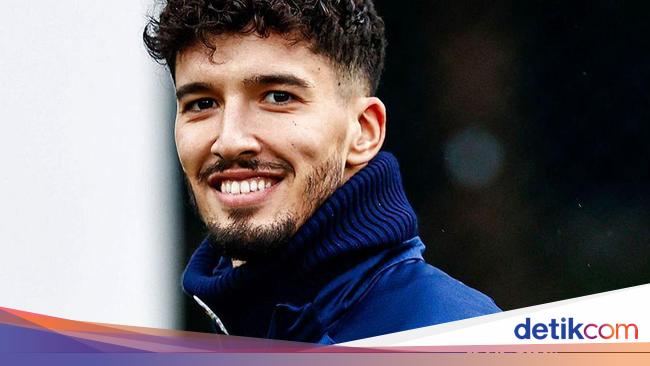 Fred: Altay Bayindir Akan Gabung MU