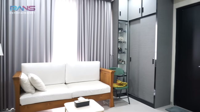 5 Potret Rumah Dua Lantai Merry Asisten Raffi Ahmad - Foto 1