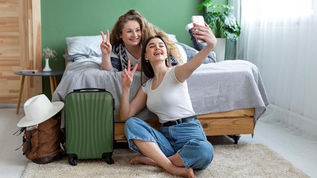 7 Hal yang Bisa Bikin Kamu Kena Biaya Tambahan Saat Menginap di Hotel, Awas Jangan Dilakukan!