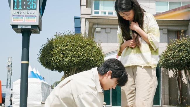 5 Rekomendasi Drakor dengan Kisah Cinta Pertama yang Bikin Baper, Banyak Tayang di Netflix!