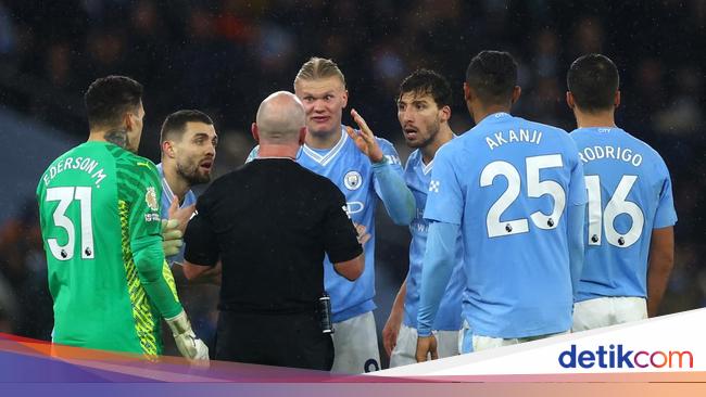 Jarang Terjadi, Haaland Mencak-mencak ke Wasit Jarang Terjadi, Haaland Mencak-mencak ke Wasit