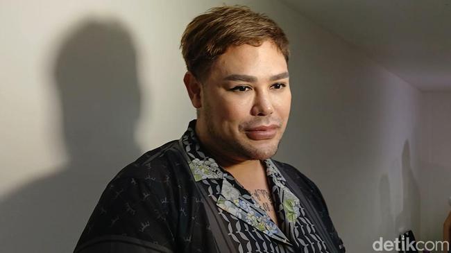 Ditegur KPI, Ini Tren Fashion 60-an Ivan Gunawan yang Dinilai seperti ...