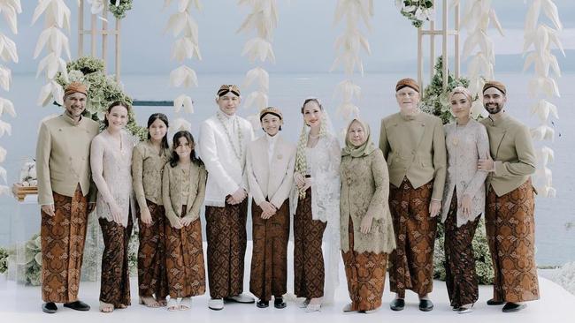 7 Potret BCL dan Sang Suami Tiko Bersama Keluarga Ashraf Sinclair - Foto 1