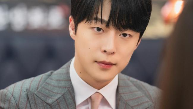 7 Potret Bae In Hyuk Sebagai Kang Tae Ha di Drama Korea The Story of ...