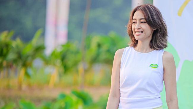 7 Potret Terbaru Deasy Noviyanti Presenter Olahraga yang Awet Muda di ...