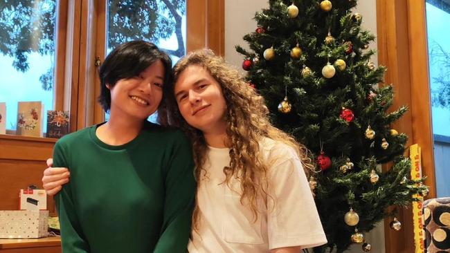 Momen Leony Habiskan Waktu Bareng Pacar Bule dan Keluarganya, Tak Sabar ...