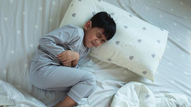 Penyebab Sakit Perut Anak Tak Kunjung Sembuh dan Cara Mengatasinya