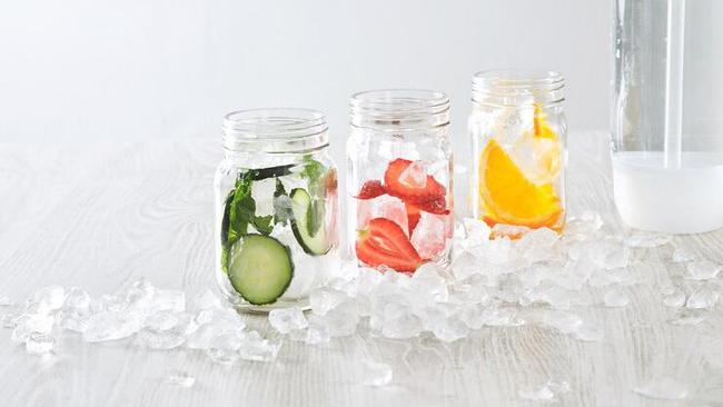 10 Resep Infused Water untuk Minuman Diet, Bisa Dibuat Sendiri di Rumah!