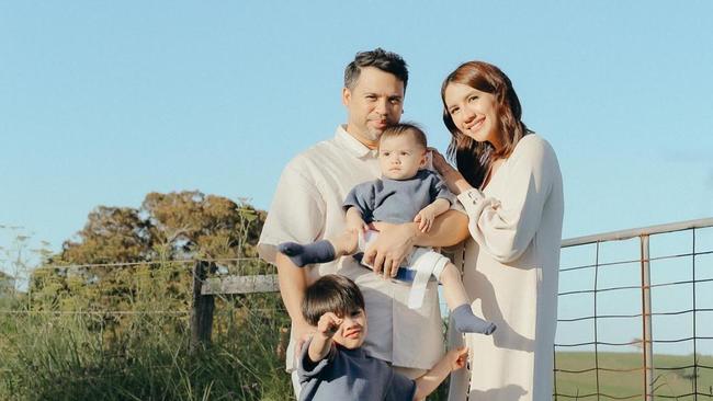 5 Potret Acha Sinaga bareng Keluarga Nikmati Alam Australia Sebelum ...