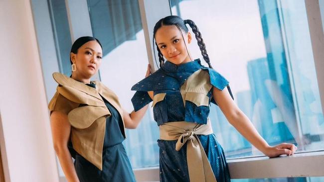 7 Potret Neona Anak Nola B3, Bikin Bangga Jadi Pembicara di Istanbul ...