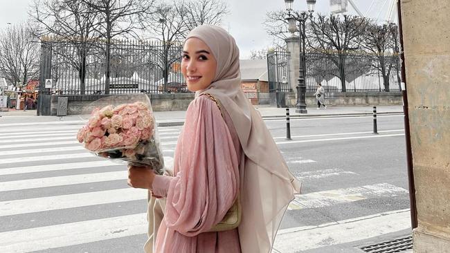 5 Potret Hamidah Rachmayanti dalam Balutan Dress Syar'i, Tampil Elegan ...