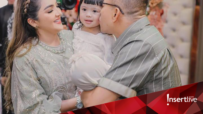 Anang Dikasih Hadiah Gerobak Kerupuk dari Ashanty