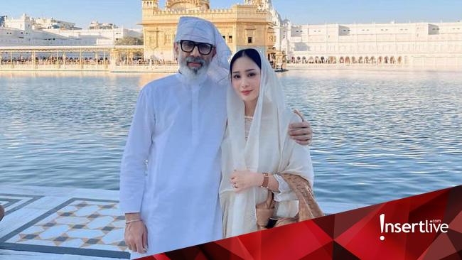 7 Potret Harmonis Bunga Zainal & Sukhdev Singh Beda 18 Tahun