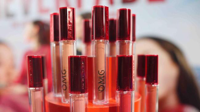 OMG Hadirkan 18 Shades Terbaru OMG Matte Last Lip Cream, Bertepatan ...