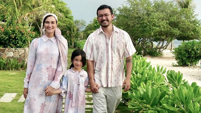 7 Potret Salma Jihane, Putri Semata Wayang Atiqah Hasiholan dan Rio Dewanto - Foto 1