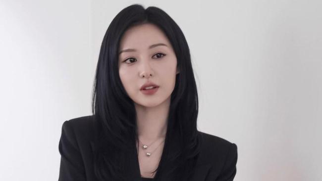Gaya Anggun Aktris Korea Kim Ji Won yang Jadi Brand Ambassador Baru BVLGARI