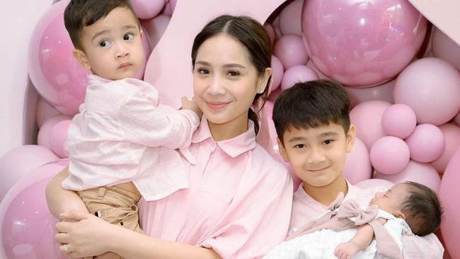 7 Potret Akikah Baby Lily, Bayi Perempuan yang Diasuh Nagita Slavina & Raffi Ahmad - Foto 1