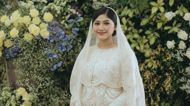 Penampilan Elegan Erina Gudono saat Gelar Pengajian 4 Bulanan di Istana Bogor