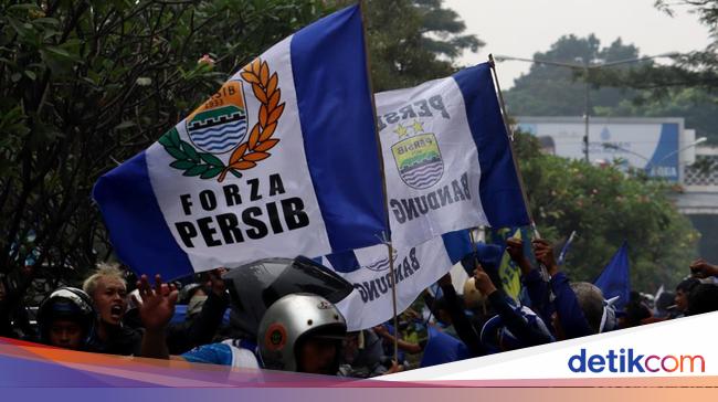 Bandung 'Membiru', Bobotoh Siap Sambut Kedatangan Persib Bandung 'Membiru', Bobotoh Siap Sambut Kedatangan Persib