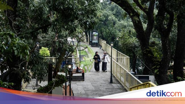 Wacana Farhan Bongkar Teras Cihampelas 'Warisan' Ridwan Kamil