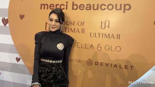 Vicky Supit Luncurkan 18 Koleksi Terakhir Sebelum Pensiun dari Dunia Fesyen