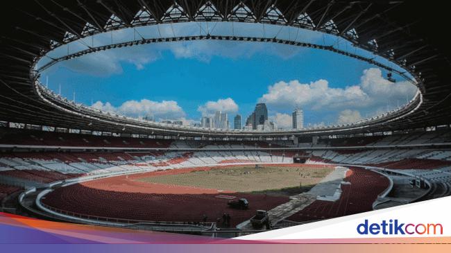 Revitalisasi Rumput SUGBK Dimulai Revitalisasi Rumput SUGBK Dimulai