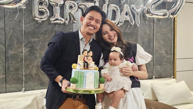 5 Potret Ultah Sabrina Anggraini ke-29, Dirayakan Bareng Suami dan Anak ...