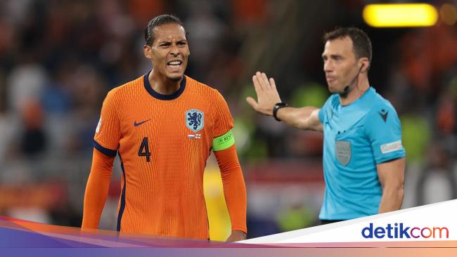 Van Dijk Serang Wasit Felix Zwayer: Dia Langsung Kabur Usai Laga