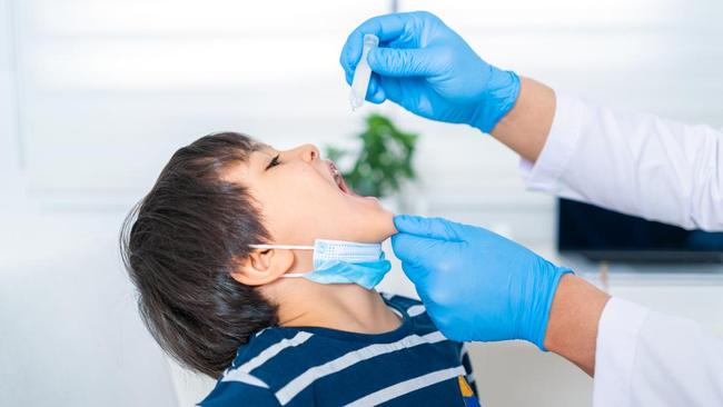 Beda Vaksin Polio Tetes dan Suntik untuk Anak, Bunda Perlu Tahu